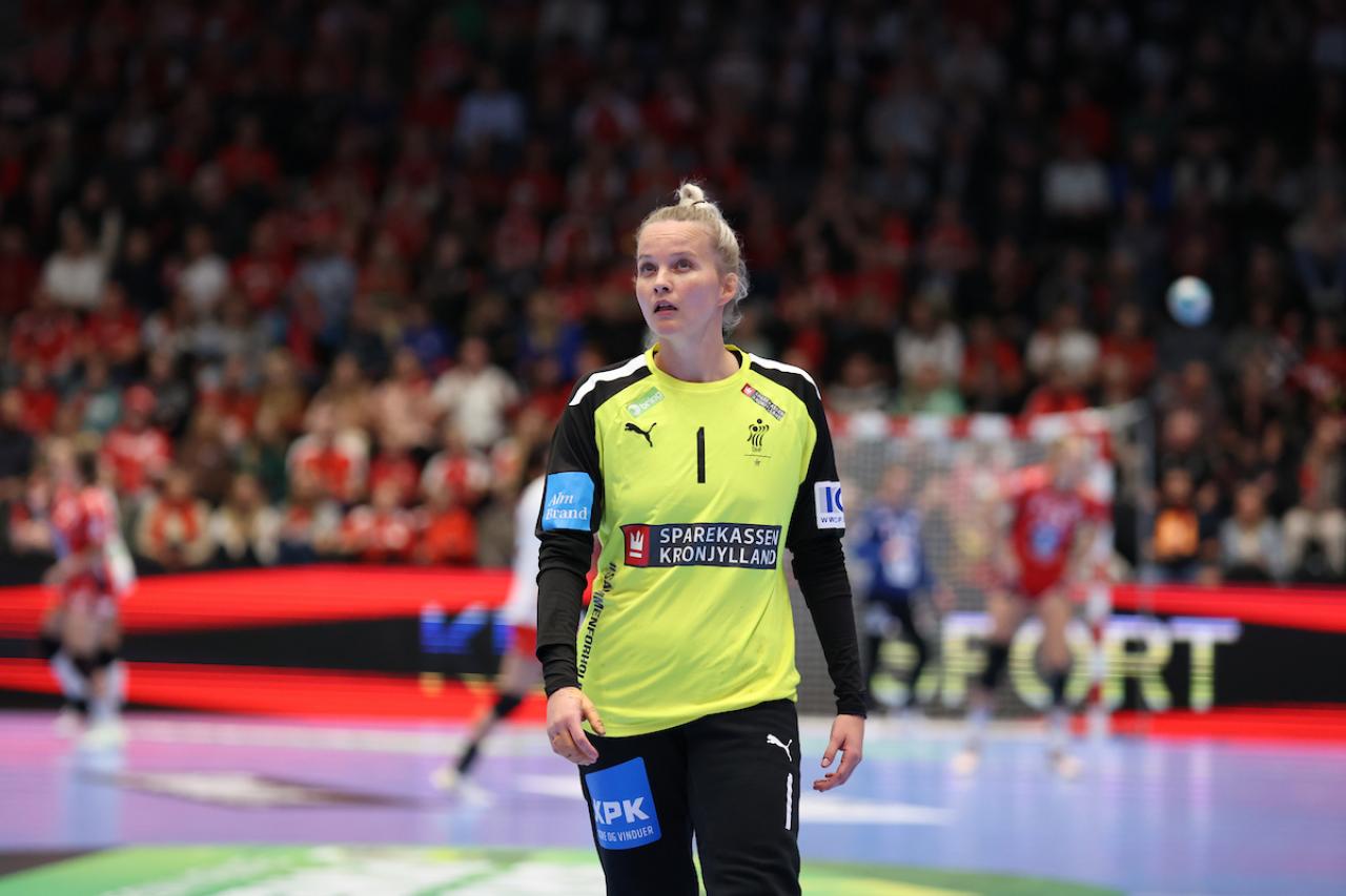Sandra Toft på bænken i kvalifikationskampe: - Det er et klart signal Sandra Toft på bænken i kvalifikationskampe: - Det er et klart signal